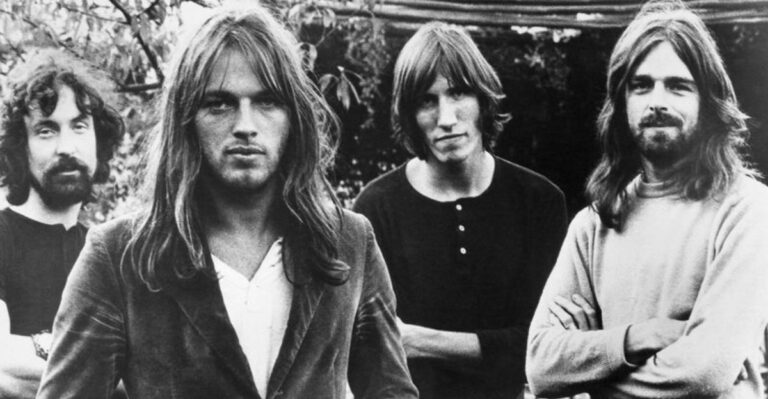 30 Bands That Changed the Music Scene Forever - Past Revisited